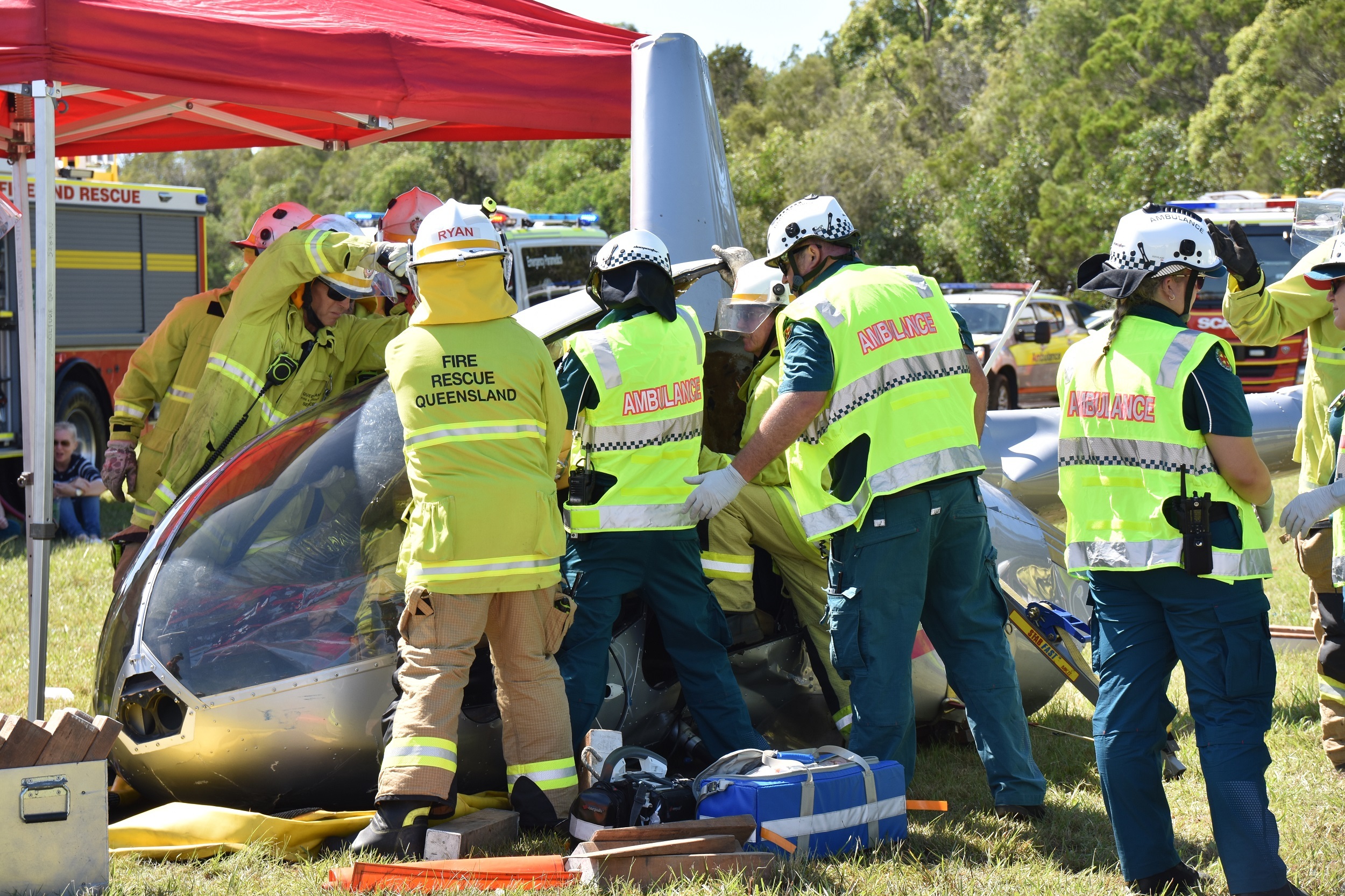 Rescue techniques put to crash test