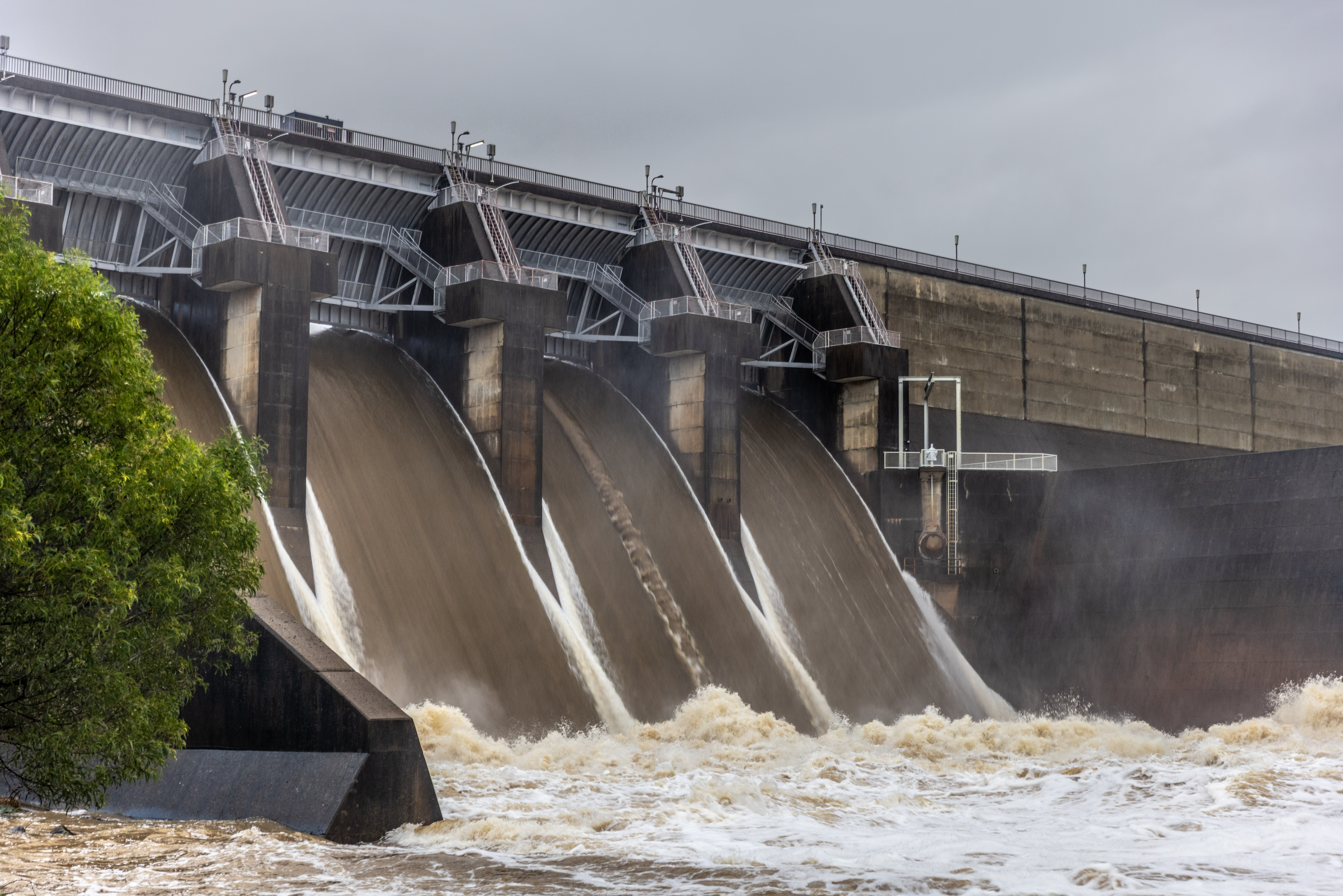 Tropical Cyclone Aldred: Gates close