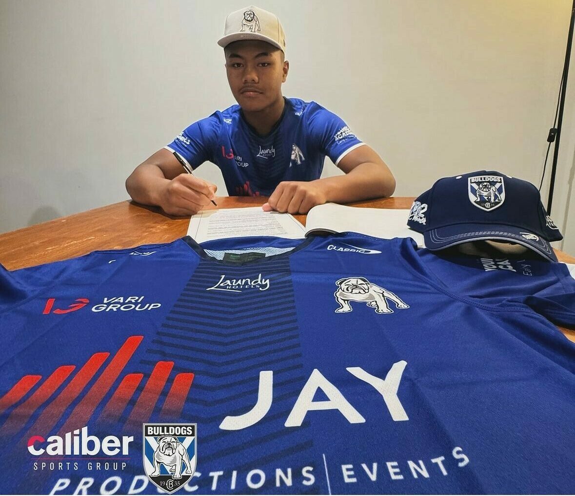 Bulldogs swoop for Lennox