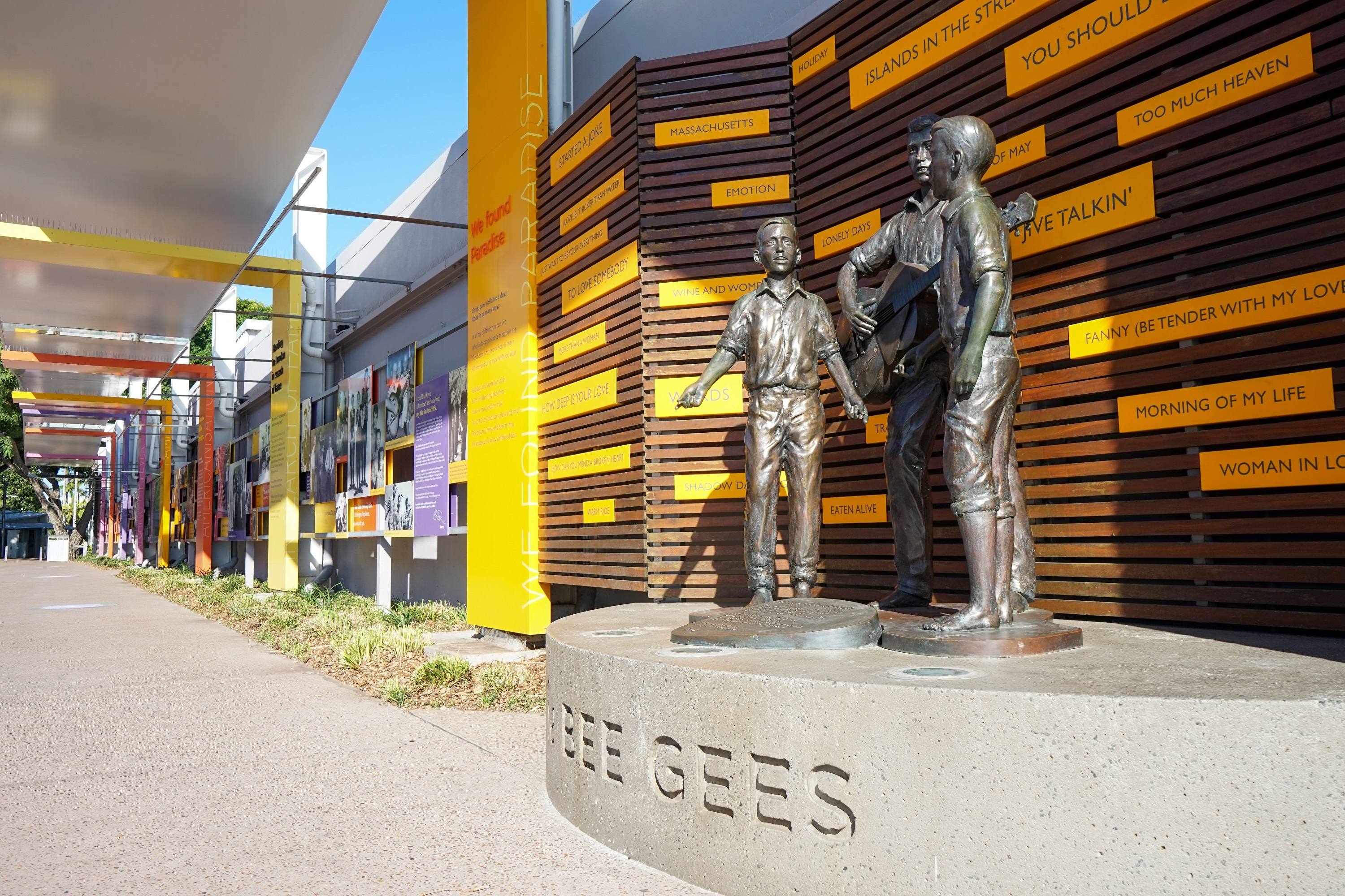 Bee Gees Way closes for upgrade